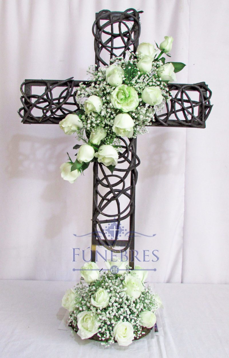 Cruz velorio Lazos de Amor - Arreglos funerarios a domicilio CDMX Área ...