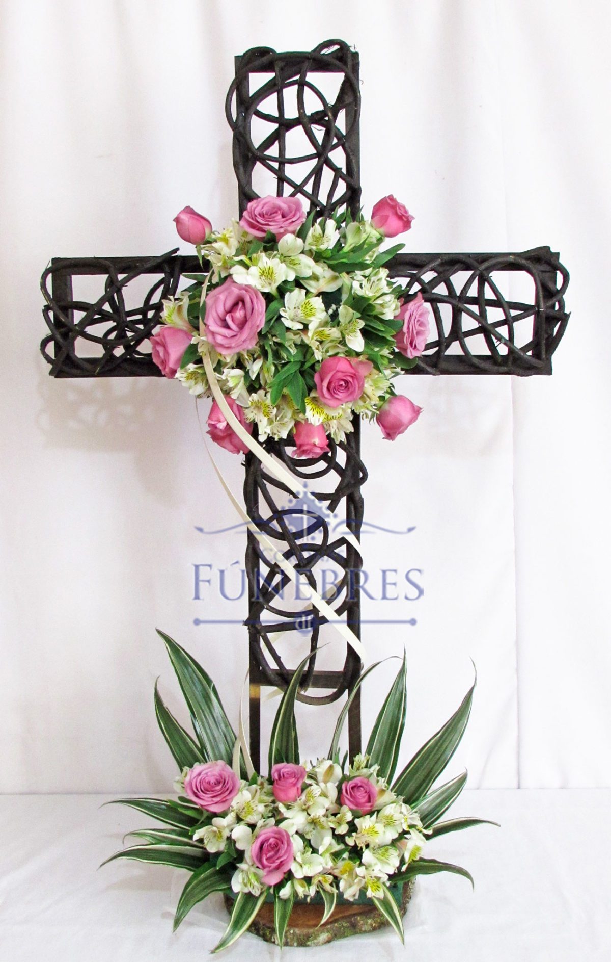 Cruz para velorio Rous - Arreglos funerarios a domicilio CDMX Área ...