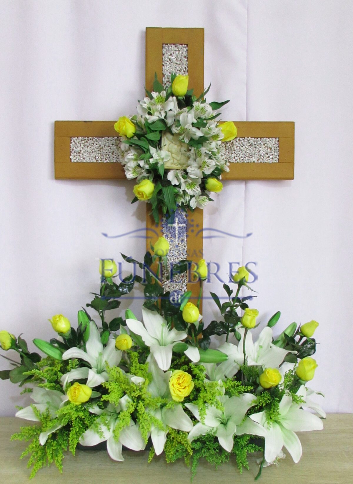 Cruz velorio Elliot - Arreglos funerarios a domicilio CDMX Área ...
